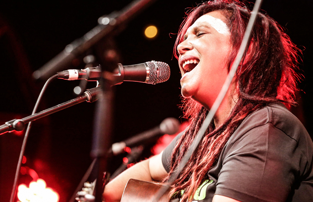 SHELLY MORRIS – FOOTSTEPS HOME | FOLDBACK Media NT