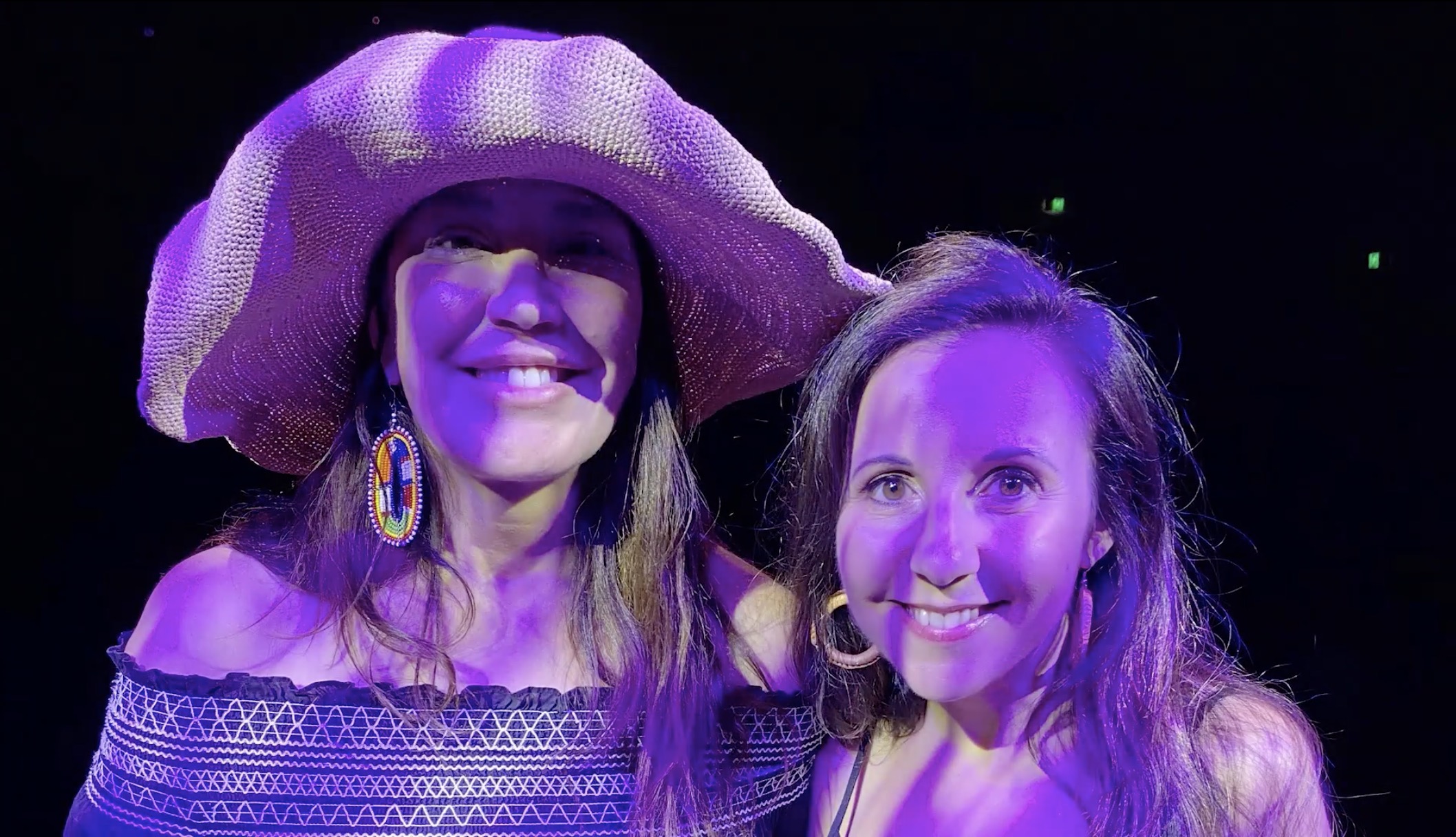 Crystal Robins Captivates the Darwin Entertainment Centre | FOLDBACK ...